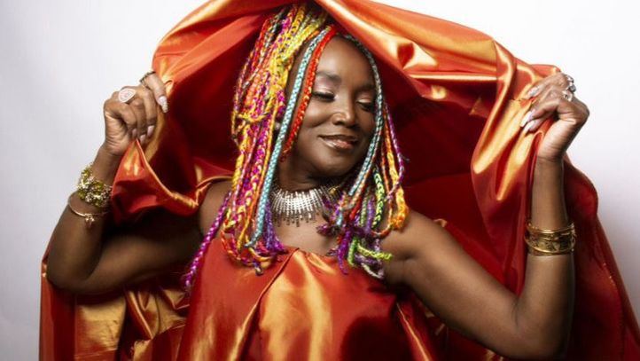 ¡EXCLUSIVA MUNDIAL! Lucrecia estrena en Radiolé 'Mi gente' Remix con ...