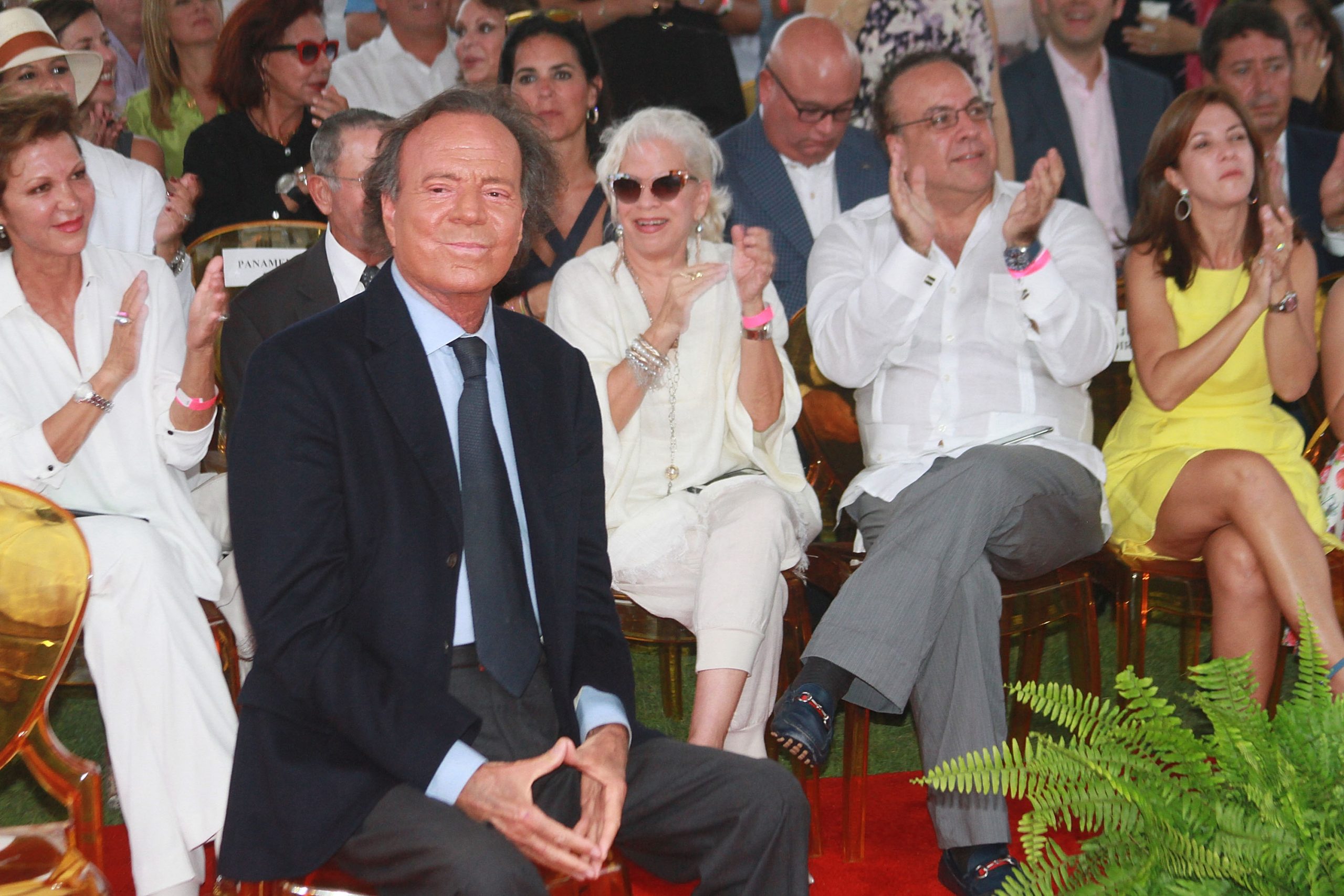 ¿Sabes cómo escuchar Radiolé estés donde estés? - Radiole.com